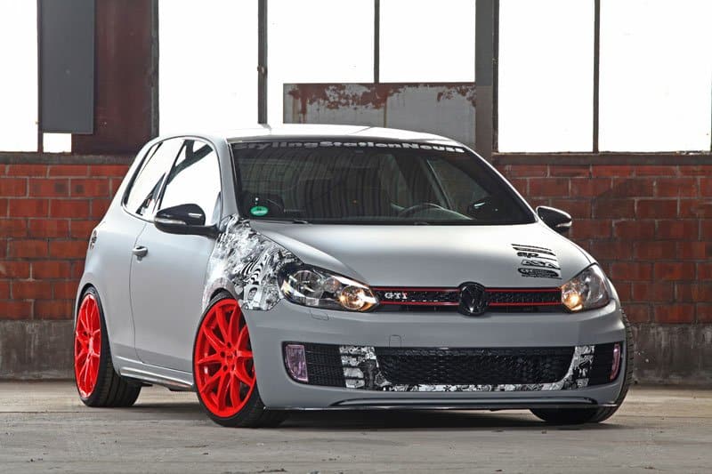 VW Golf GTI Pink-Rot Tuning | AUTODINO