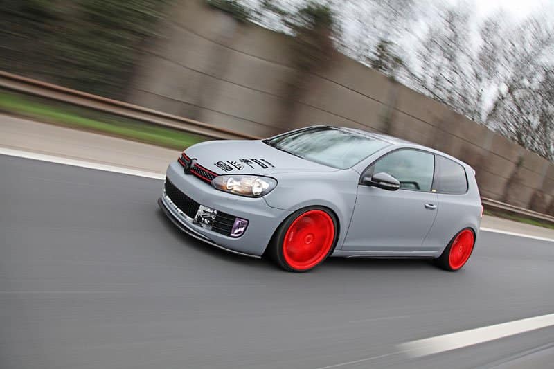 VW Golf GTI Pink-Rot Tuning | AUTODINO