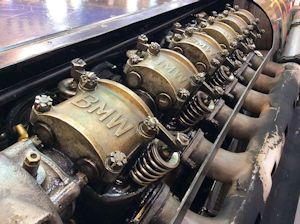 Autodinos Essen Motor Show III: Brutus V12 Höllenmaschine | AUTODINO