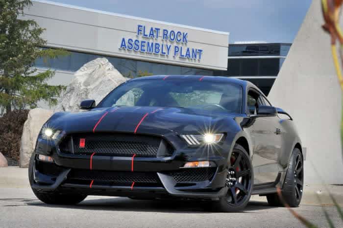 Traumauto Ford Mustang Shelby GT350 - In USA Ein Schnäppchen | AUTODINO