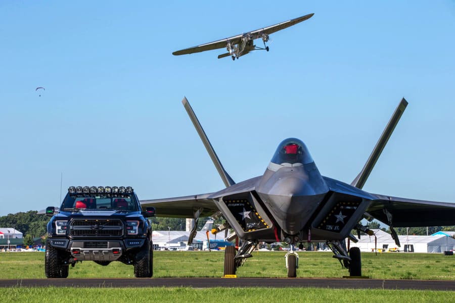 Ford F-150 Raptor Powered By Kampfjet F-22 | AUTODINO