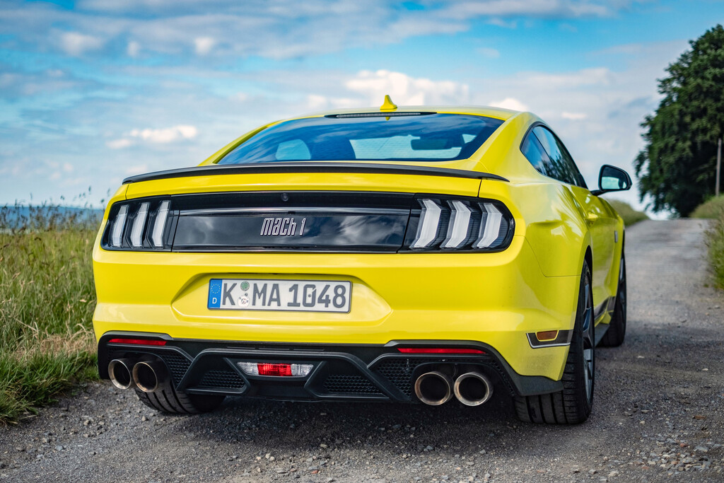 Ford Mustang Mach 1 Test | AUTODINO