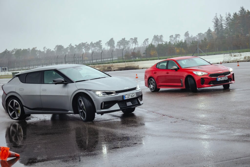 Driften Mit Kia EV6 GT Und Stinger GT | AUTODINO