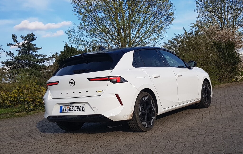 Opel Astra GSe Test | AUTODINO